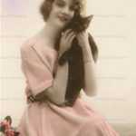 ac006-Black Cat with Flapper Fashion Lady | 絵葉書資料館